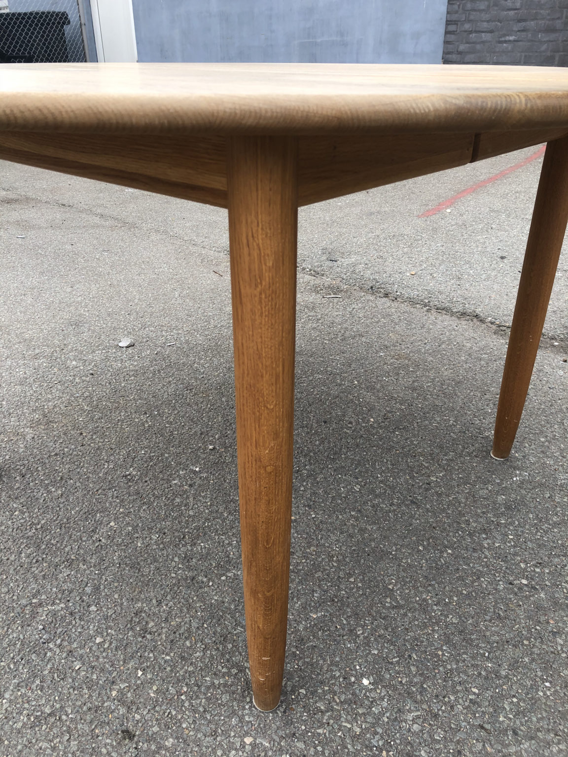 Rundt spisebord Haslev Møbelsnedkeri - 0861 - Genbrugsauktion