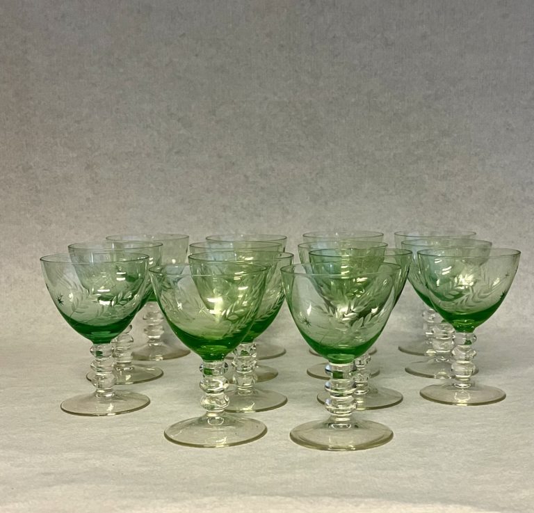 14 grønne vinglas-Fi2784 - Genbrugsauktion