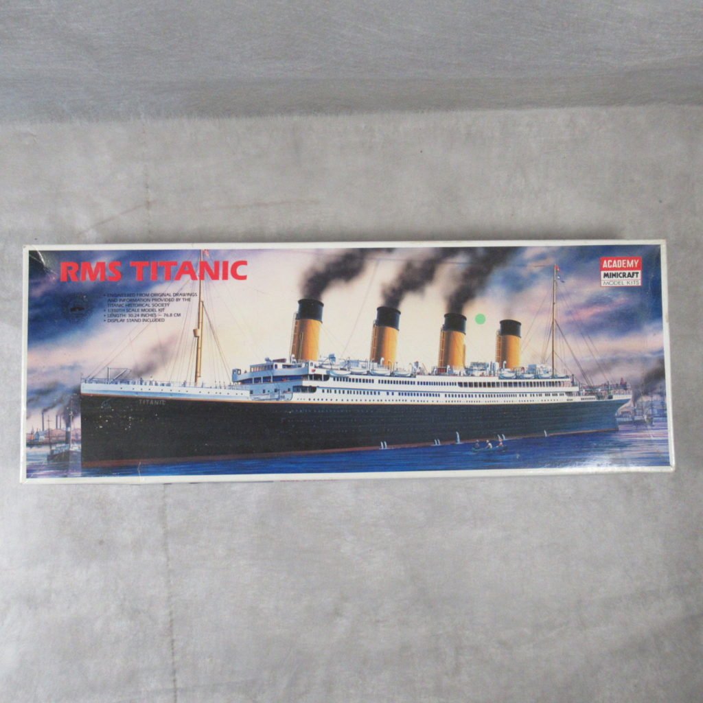 RMS Titanic model kit - 2157 - Genbrugsauktion